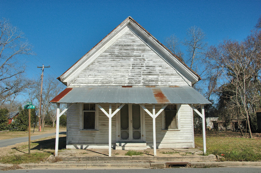 Council House, Pitts | Vanishing Georgia: Photographs by Brian Brown