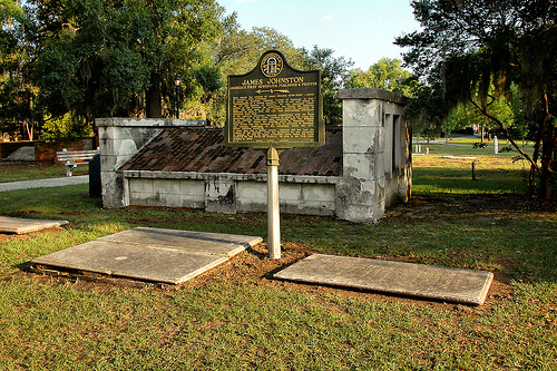Colonial Park Cemetery Savannah GA Tomb Crypt of James Johnston ...