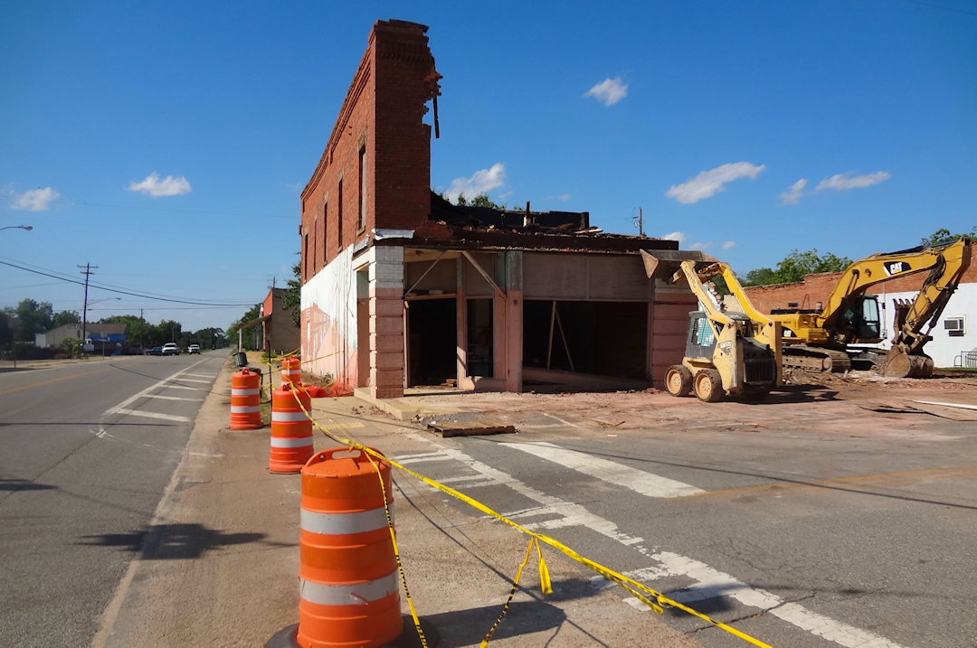 Clements’ Drugstore, Pineview | Vanishing Georgia: Photographs by Brian ...
