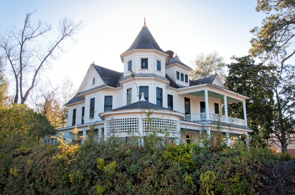 Vickers House, 1908, Douglas | Vanishing Georgia: Photographs by Brian ...