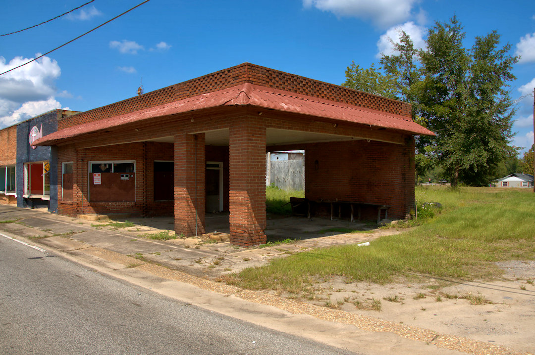 Service Station, Nicholls | Vanishing Georgia: Photographs by Brian Brown