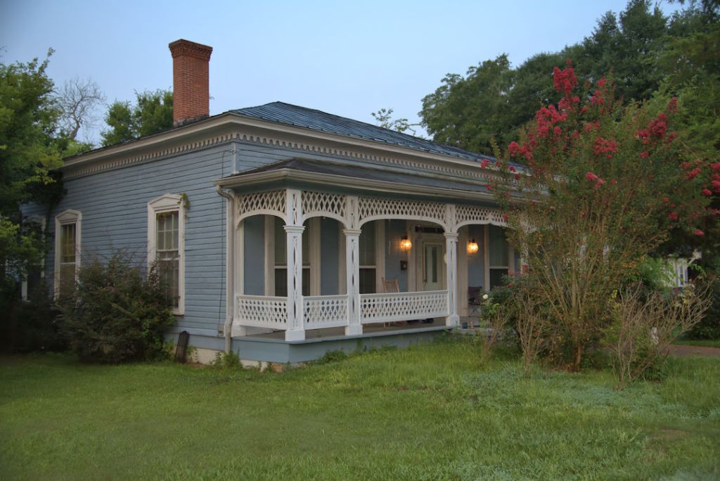 Greek Revival Cottage, 1850s, Americus | Vanishing Georgia: Photographs ...