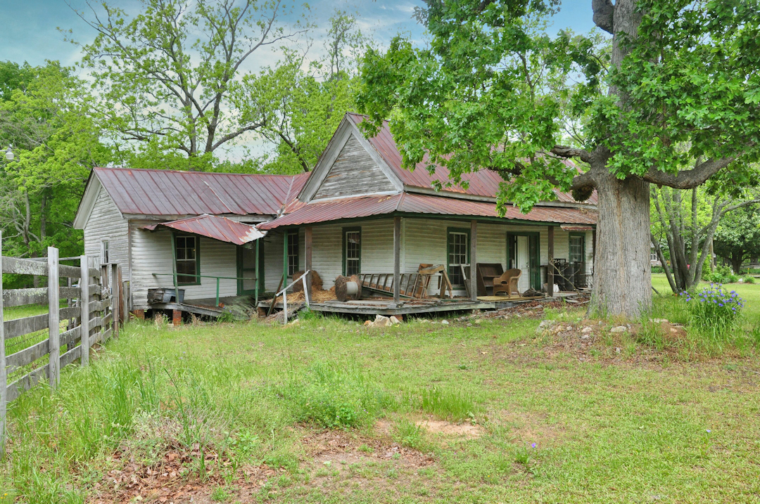 Vernacular Farmhouse, Cadley | Vanishing Georgia: Photographs by Brian ...