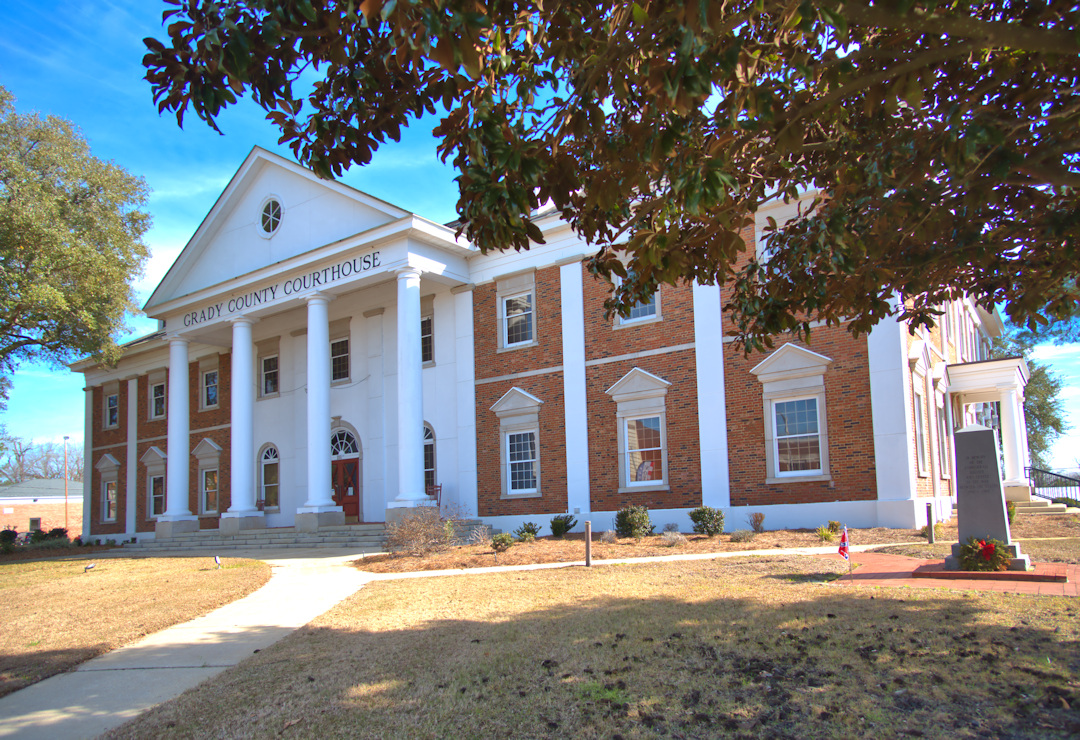 Grady County Courthouse, 1985, Cairo | Vanishing Georgia: Photographs ...