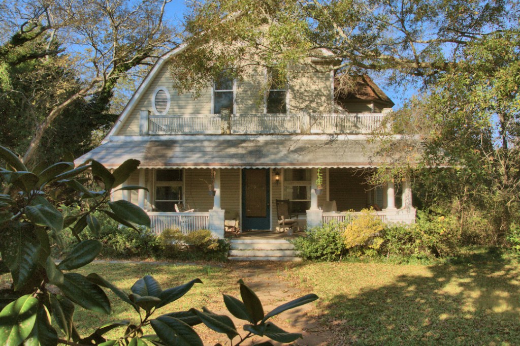 Dutch Colonial Revival House, 1920, Palmetto | Vanishing Georgia ...