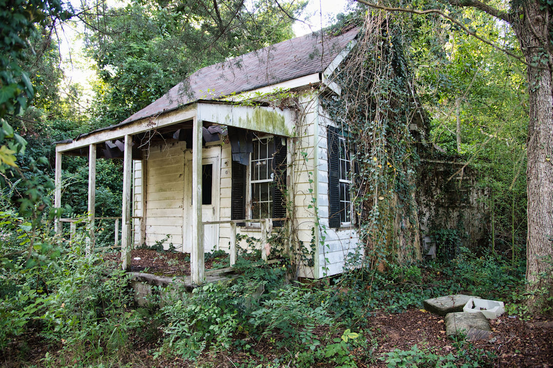 Single-Pen Cottage, Forsyth | Vanishing Georgia: Photographs by Brian Brown