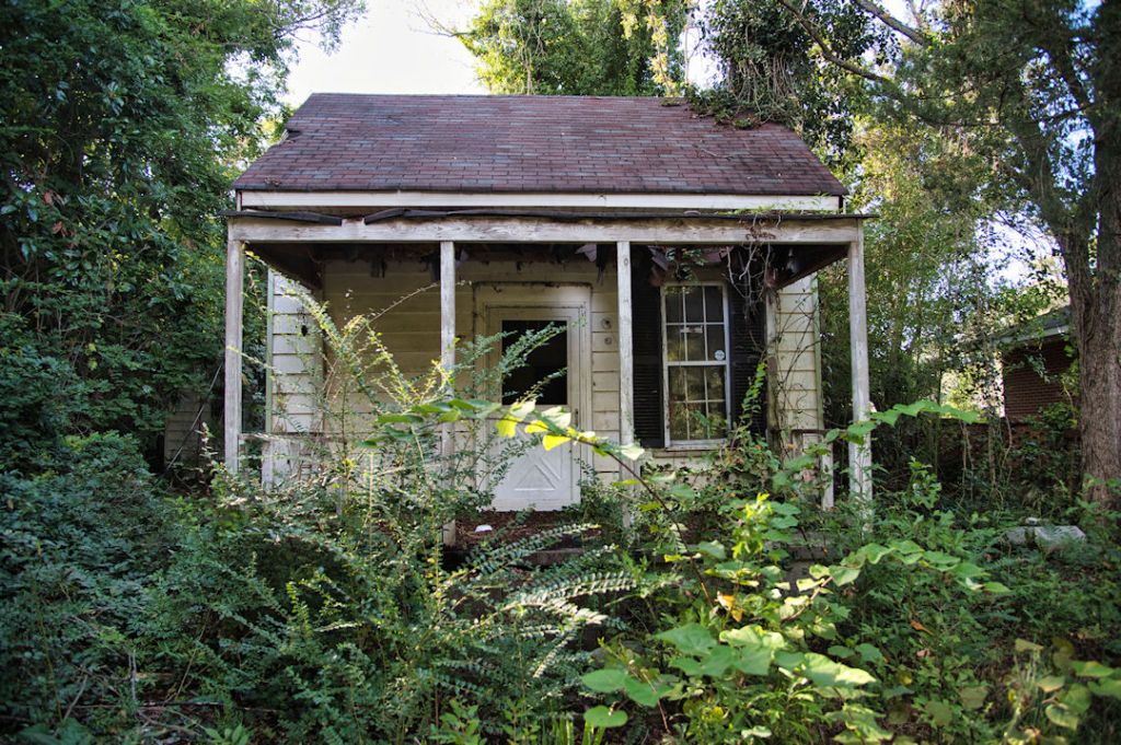 Single-Pen Cottage, Forsyth | Vanishing Georgia: Photographs by Brian Brown