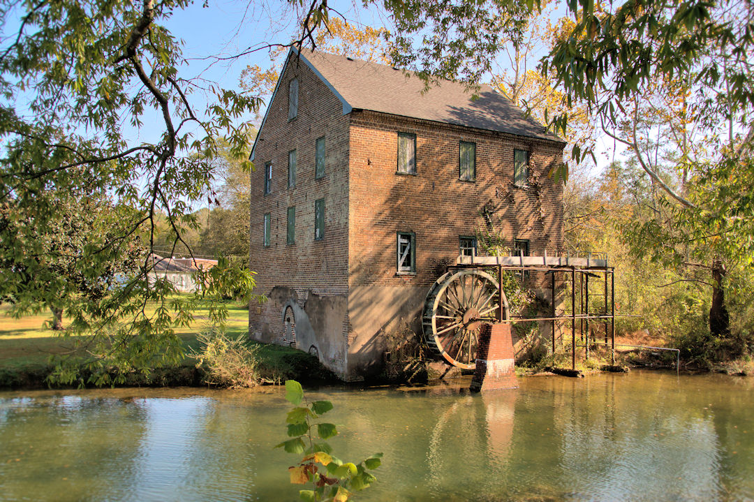 Old Brick Mill, 1830s, Lindale | Vanishing Georgia: Photographs by ...