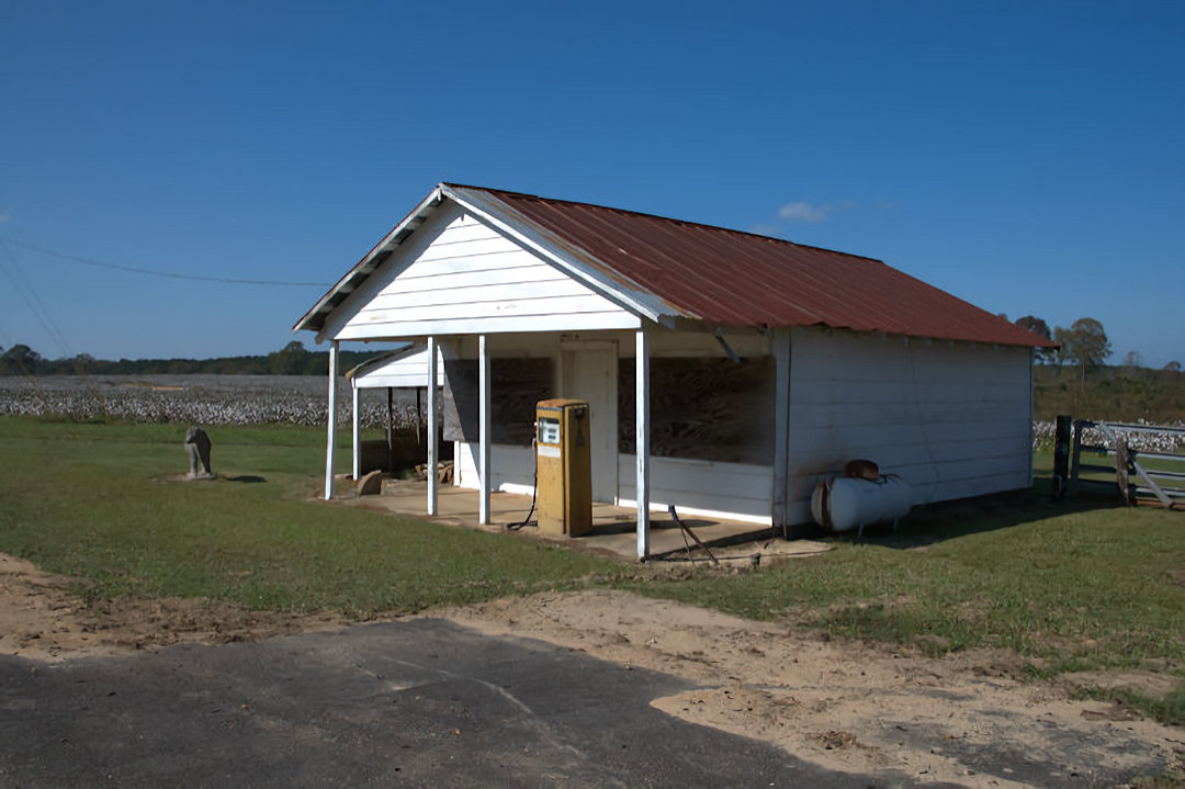 Woodrow Amos Store, Jarrell | Vanishing Georgia: Photographs by Brian Brown