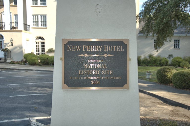 Historic New Perry Hotel Facing Demolition | Vanishing Georgia ...