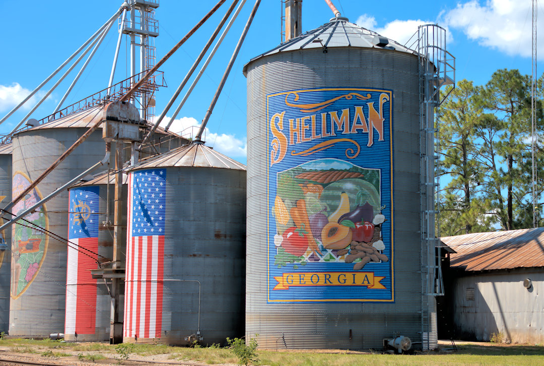 Chris Johnson’s Painted Silos Bring Color to Downtown Shellman ...