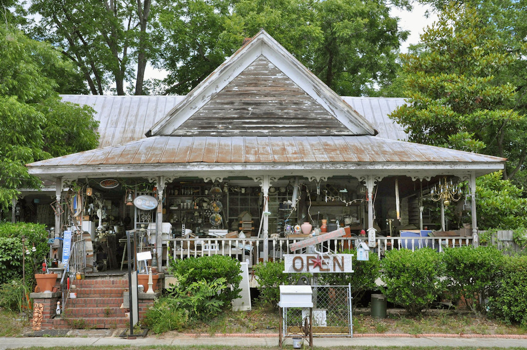 Queen Anne Cottage, Collins | Vanishing Georgia: Photographs by Brian Brown