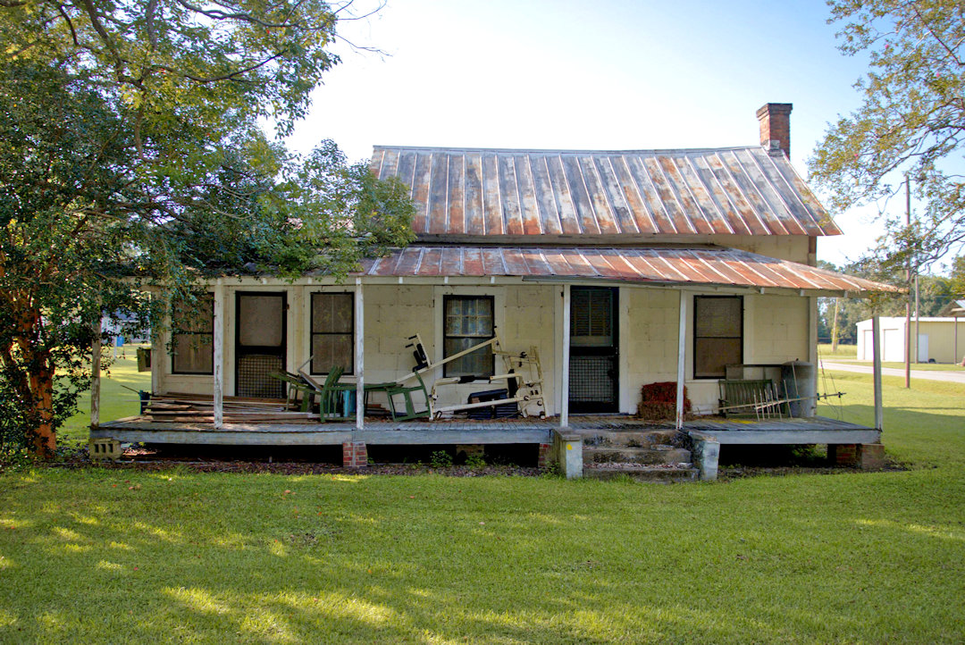 Single-Pen Cottage, Gardi | Vanishing Georgia: Photographs by Brian Brown