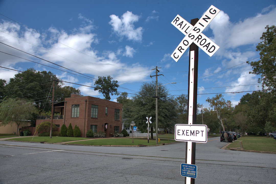 Exploring Columbus' Unique Railroad Crossing Sign Exempt Status